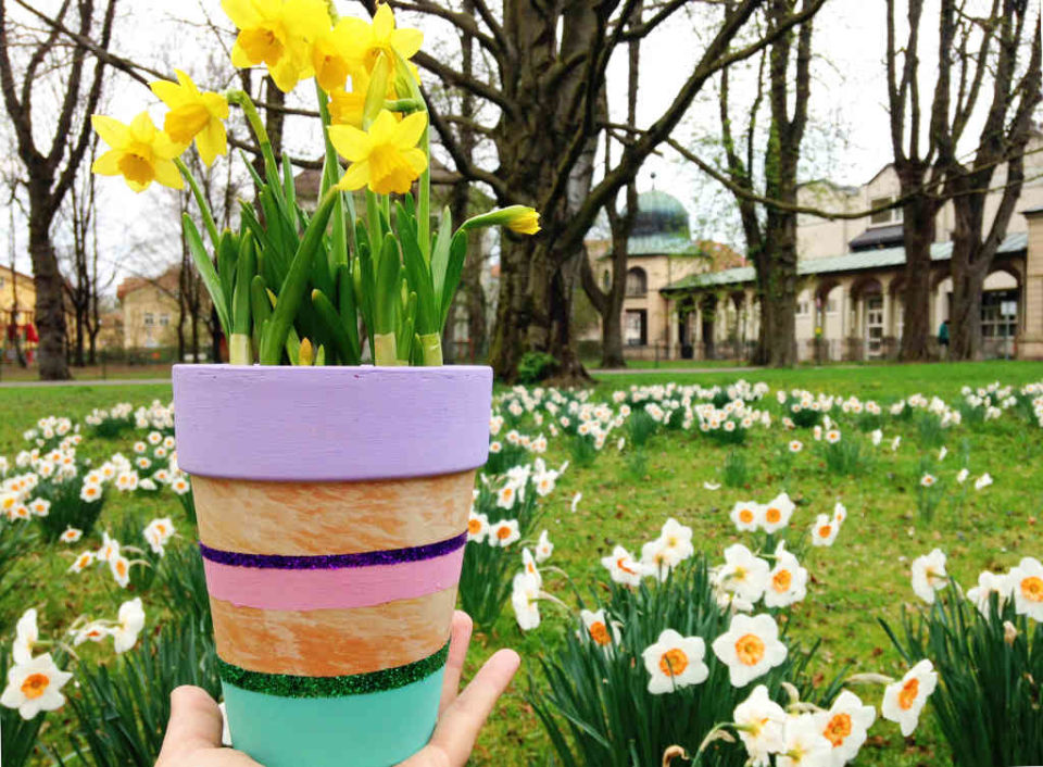 DIY spring and sparkly painted flower pot with glitter and pastel ...